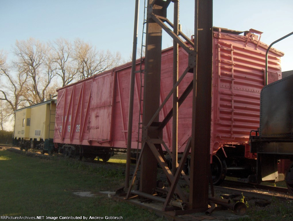 C&NW 261928 with 10924 in Sunset